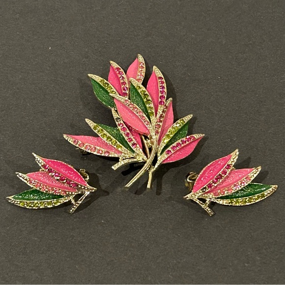 Dodds | Jewelry | Dodds Vintage Brooch Clip On Earring Set | Poshmark